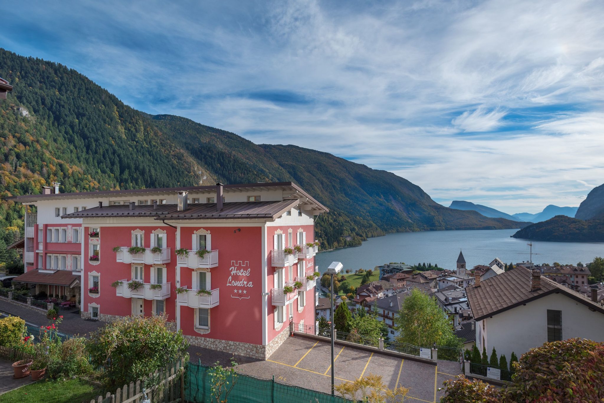 Hotel con vista Lago di Molveno in Trentino| Hotel Londra